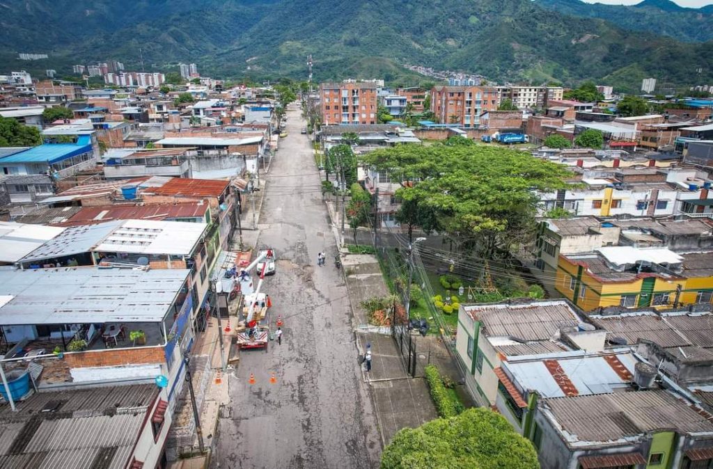 ¡Las comunas 8 y 9 se siguen iluminando! - elcorrillo