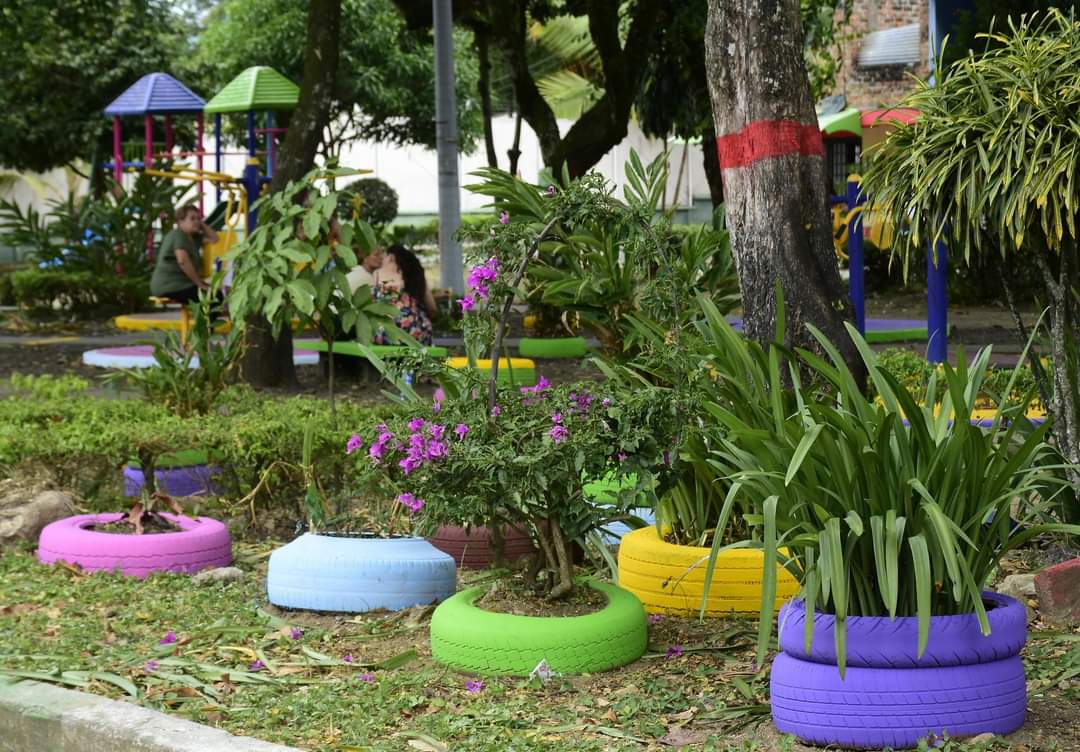 ¡La comuna 8 se llena de COLOR! - elcorrillo